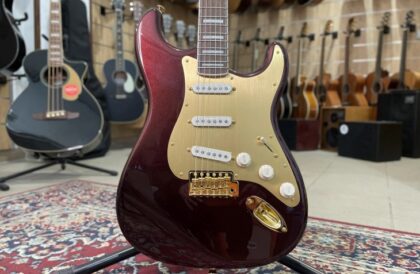 Stratocasters & Gold Hardware - Get the Golden Shine!