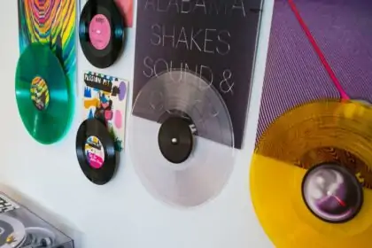 How to Hang Vinyl Records on a Wall Without Nails – No Damage!