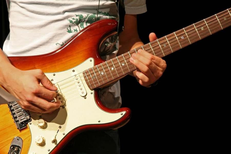 7 Types of Guitar Picking Techniques You Can Master!