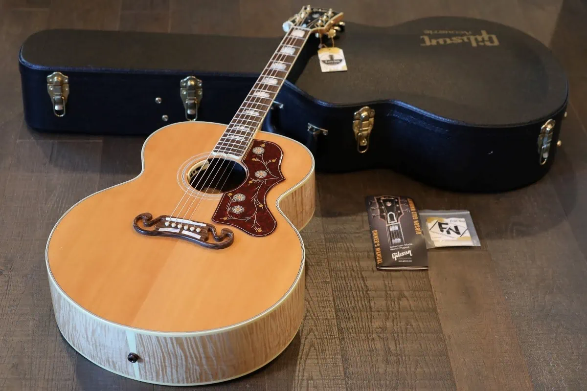 Acoustic Guitar Sizes & Picking the Right Size for You!