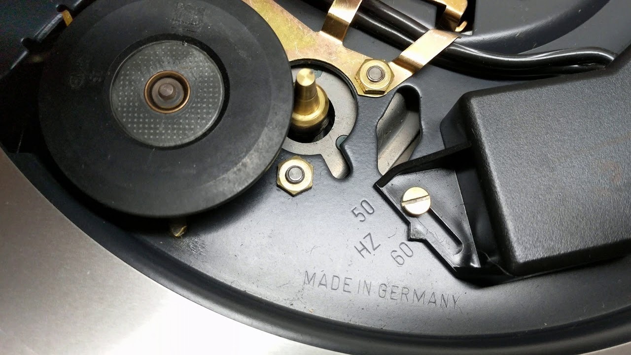 Victrola / Crosley Record Player Not Turning On? (Fixes!)
