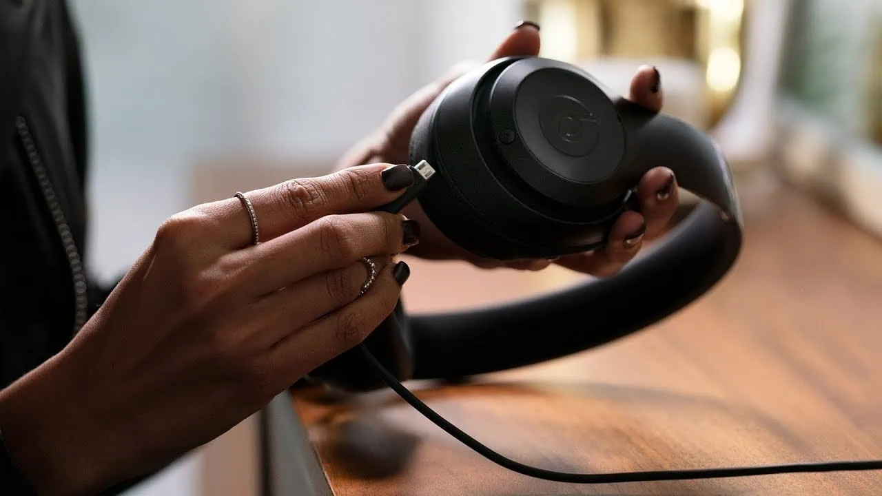 Static Noise / Buzzing in Beats Headphones / Earbuds? (Fix!)