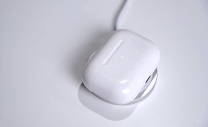 Lightning Charging Case vs MagSafe for AirPods - What to Get?